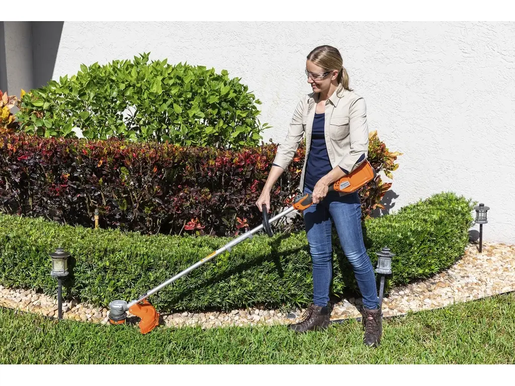 2024 Husqvarna Weed Eater 320iL without battery and charger Valley Chainsaw