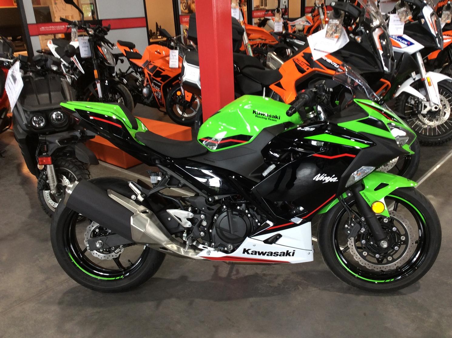 Used 2022 Kawasaki NINJA 400 EX 400 In L vis RPM Rive Sud Used 2022 Kawasaki NINJA 400 EX 400 In L vis RPM Rive Sud